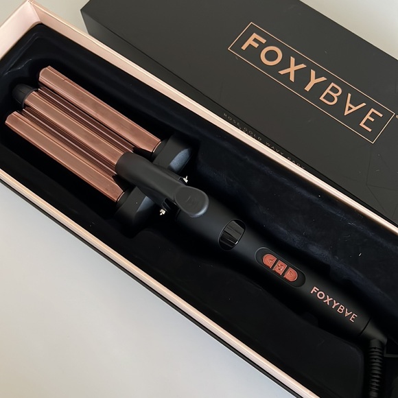 foxybae | Accessories | Foxy Bae Rose Gold Wavy Baby Triple Waver ...